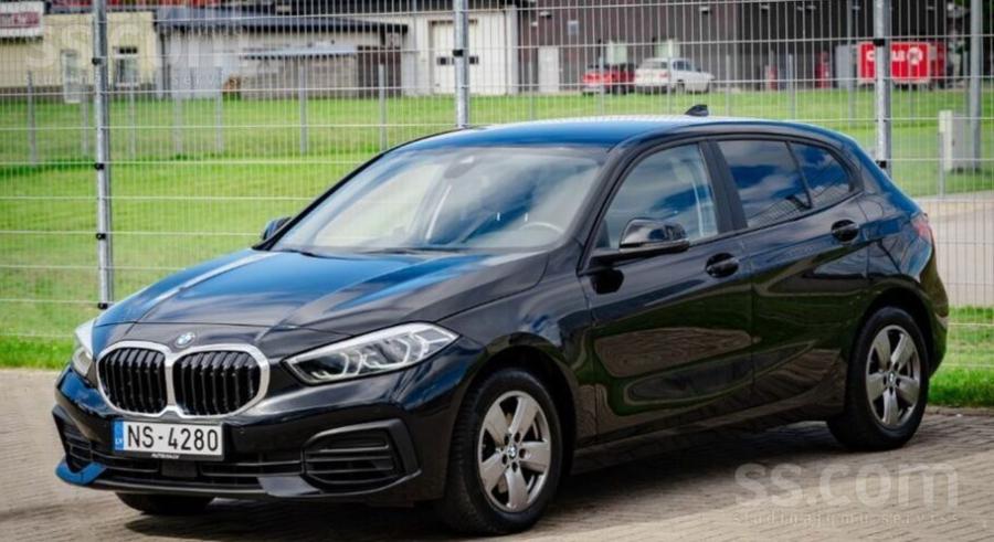 Black BMW 118 2021 in Riga, with an engine capacity of 1.50 L and mileage of 119 thousand km for 16500 €, photo 8 on AUTOMOTO.COM.LV