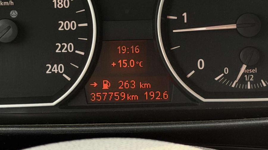 Синий БМВ 118 2004 в Вильнюс, объемом двигателя 2.00 л и пробегом 358 тыс. км за 1450 €, фото 10 на AUTOMOTO.COM.LV