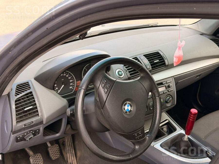 Zils BMW 118 2005 Rīga, ar dzinēja tilpumu 2.00 L un nobraukumu 448 tūkst. km par 1850 €, foto 6 vietnē AUTOMOTO.COM.LV