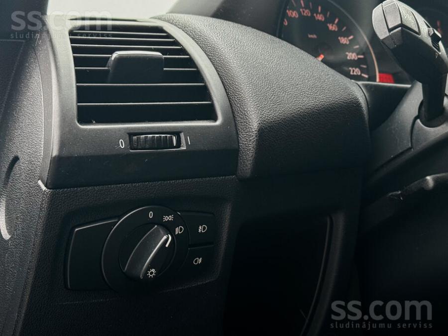 Zils BMW 118 2006 Rīga, ar dzinēja tilpumu 2.00 L un nobraukumu 156 tūkst. km par 3900 €, foto 18 vietnē AUTOMOTO.COM.LV