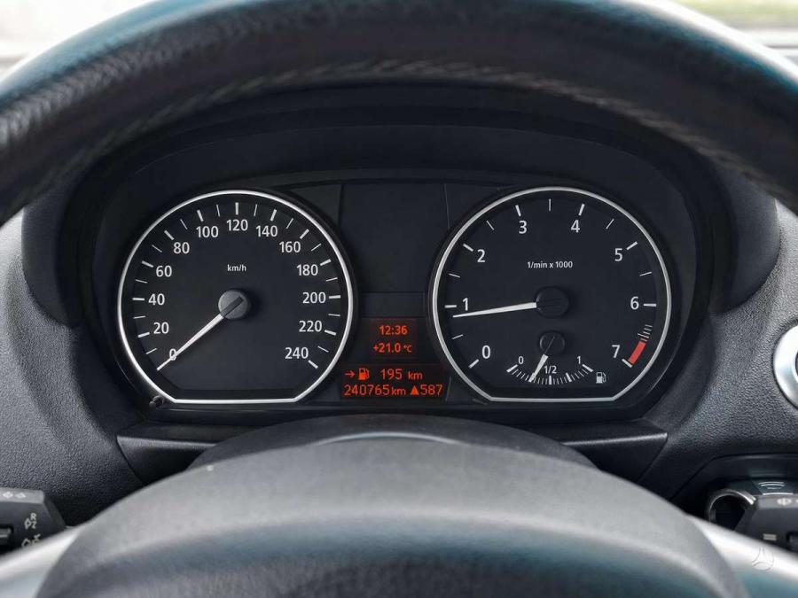 Синий БМВ 118 2006 в Вильнюс, объемом двигателя 2.00 л и пробегом 240 тыс. км за 1999 €, фото 20 на AUTOMOTO.COM.LV