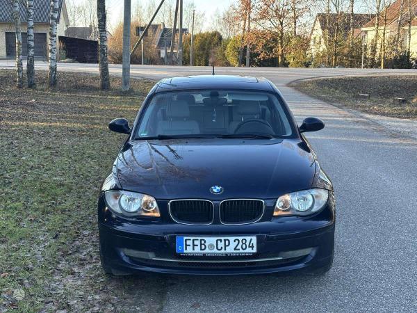 Blue BMW 118 2007 in Utena, with an engine capacity of 2.00 L and mileage of 267 thousand km for 2850 €, photo 2 on AUTOMOTO.COM.LV