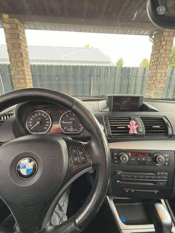 Zils BMW 118 2007 Viļņa, ar dzinēja tilpumu 2.00 L un nobraukumu 319 tūkst. km par 4300 €, foto 7 vietnē AUTOMOTO.COM.LV