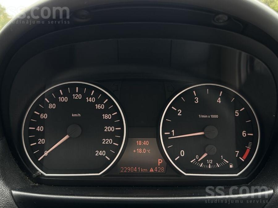 Blue BMW 118 2007 in Riga, with an engine capacity of 2.00 L and mileage of 220 thousand km for 2770 €, photo 16 on AUTOMOTO.COM.LV