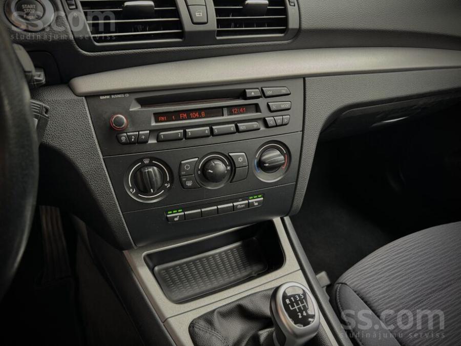 Blue BMW 118 2007 in Jelgava, with an engine capacity of 2.00 L and mileage of 275 thousand km for 3890 €, photo 13 on AUTOMOTO.COM.LV