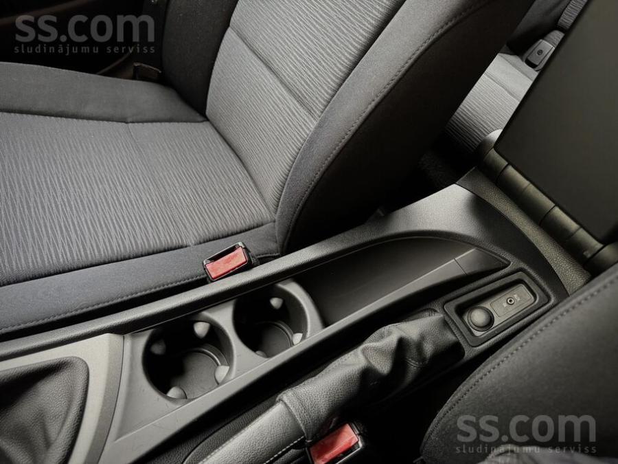 Blue BMW 118 2007 in Jelgava, with an engine capacity of 2.00 L and mileage of 275 thousand km for 3890 €, photo 15 on AUTOMOTO.COM.LV