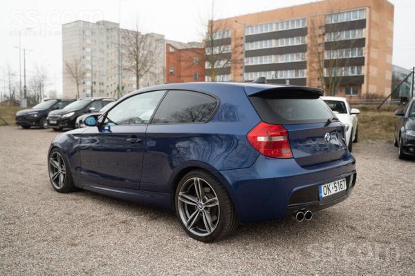 Blue BMW 118 2008 in Liepaja, with an engine capacity of 2.00 L and mileage of 293 thousand km for 4490 €, photo 7 on AUTOMOTO.COM.LV