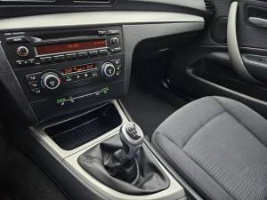 Blue BMW 118 2008 in Jekabpils, with an engine capacity of 2.00 L and mileage of 264 thousand km for 3790 €, photo 20 on AUTOMOTO.COM.LV