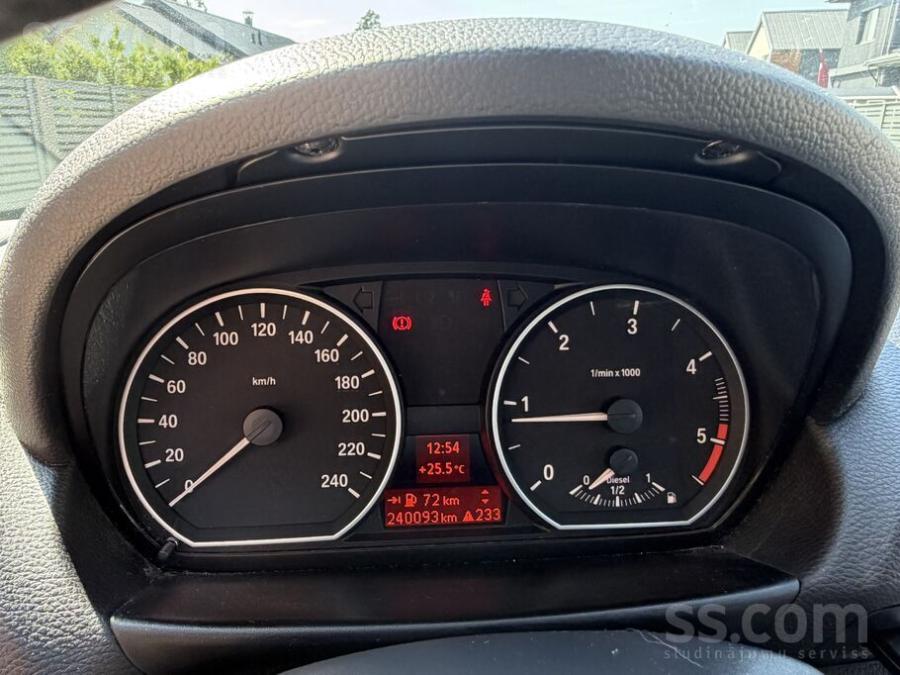 Blue BMW 118 2008 in Riga, with an engine capacity of 2.00 L and mileage of 240 thousand km for 3200 €, photo 7 on AUTOMOTO.COM.LV