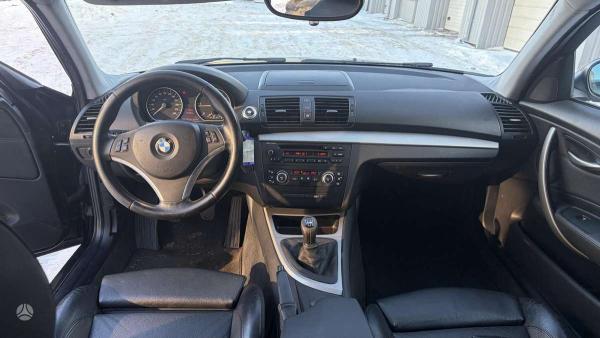 Zils BMW 118 2009 Utena, ar dzinēja tilpumu 2.00 L un nobraukumu 303 tūkst. km par 3300 €, foto 5 vietnē AUTOMOTO.COM.LV