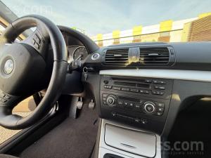 Blue BMW 118 2009 in Riga, with an engine capacity of 2.00 L and mileage of 265 thousand km for 4450 €, photo 13 on AUTOMOTO.COM.LV