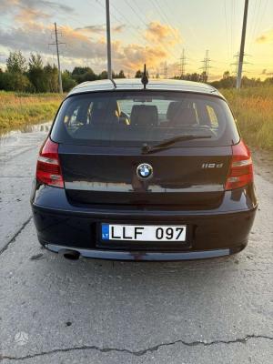 Blue BMW 118 2009 in Vilnius, with an engine capacity of 2.00 L and mileage of 284 thousand km for 3500 €, photo  on AUTOMOTO.COM.LV