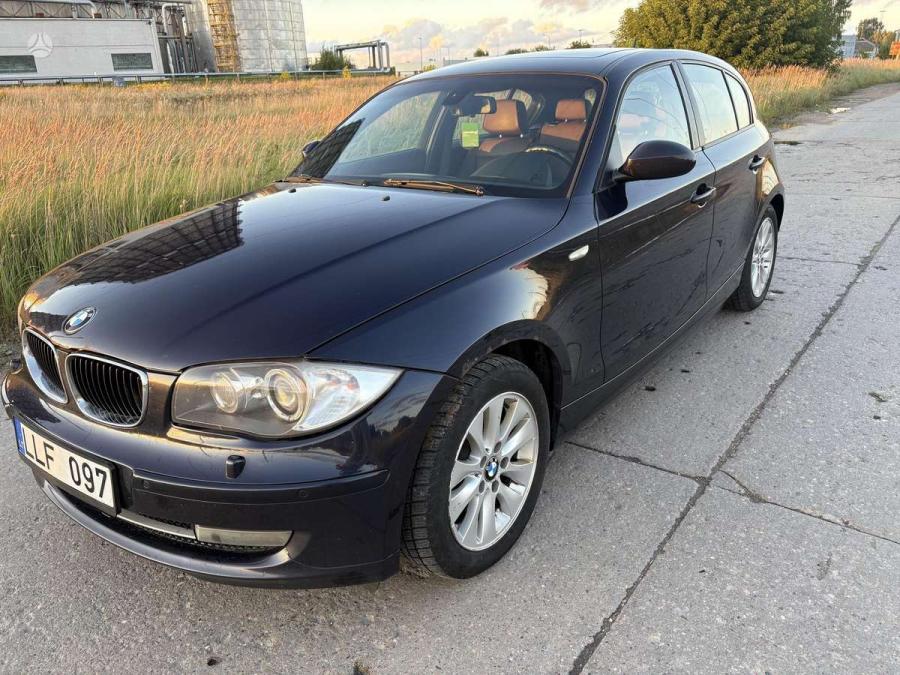 Zils BMW 118 2009 Viļņa, ar dzinēja tilpumu 2.00 L un nobraukumu 284 tūkst. km par 3500 €, foto 6 vietnē AUTOMOTO.COM.LV
