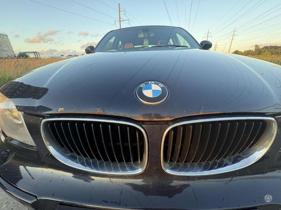 Zils BMW 118 2009 Viļņa, ar dzinēja tilpumu 2.00 L un nobraukumu 284 tūkst. km par 3500 €, foto 12 vietnē AUTOMOTO.COM.LV