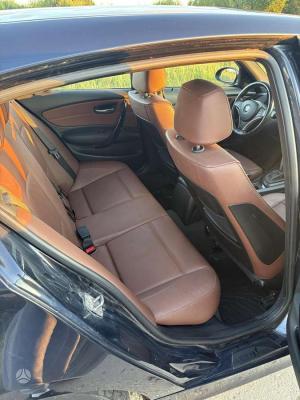 Zils BMW 118 2009 Viļņa, ar dzinēja tilpumu 2.00 L un nobraukumu 284 tūkst. km par 3500 €, foto 16 vietnē AUTOMOTO.COM.LV