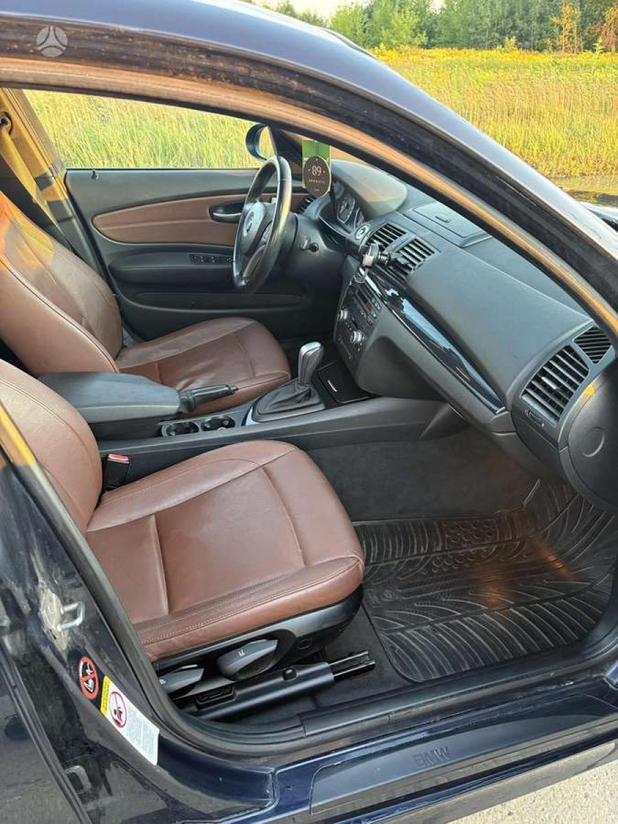 Zils BMW 118 2009 Viļņa, ar dzinēja tilpumu 2.00 L un nobraukumu 284 tūkst. km par 3500 €, foto 17 vietnē AUTOMOTO.COM.LV