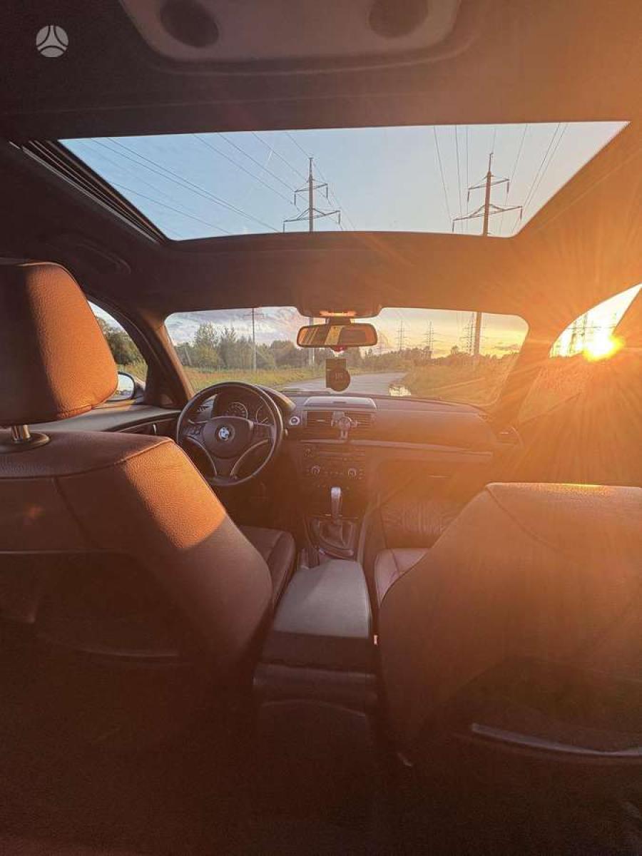 Zils BMW 118 2009 Viļņa, ar dzinēja tilpumu 2.00 L un nobraukumu 284 tūkst. km par 3500 €, foto 19 vietnē AUTOMOTO.COM.LV
