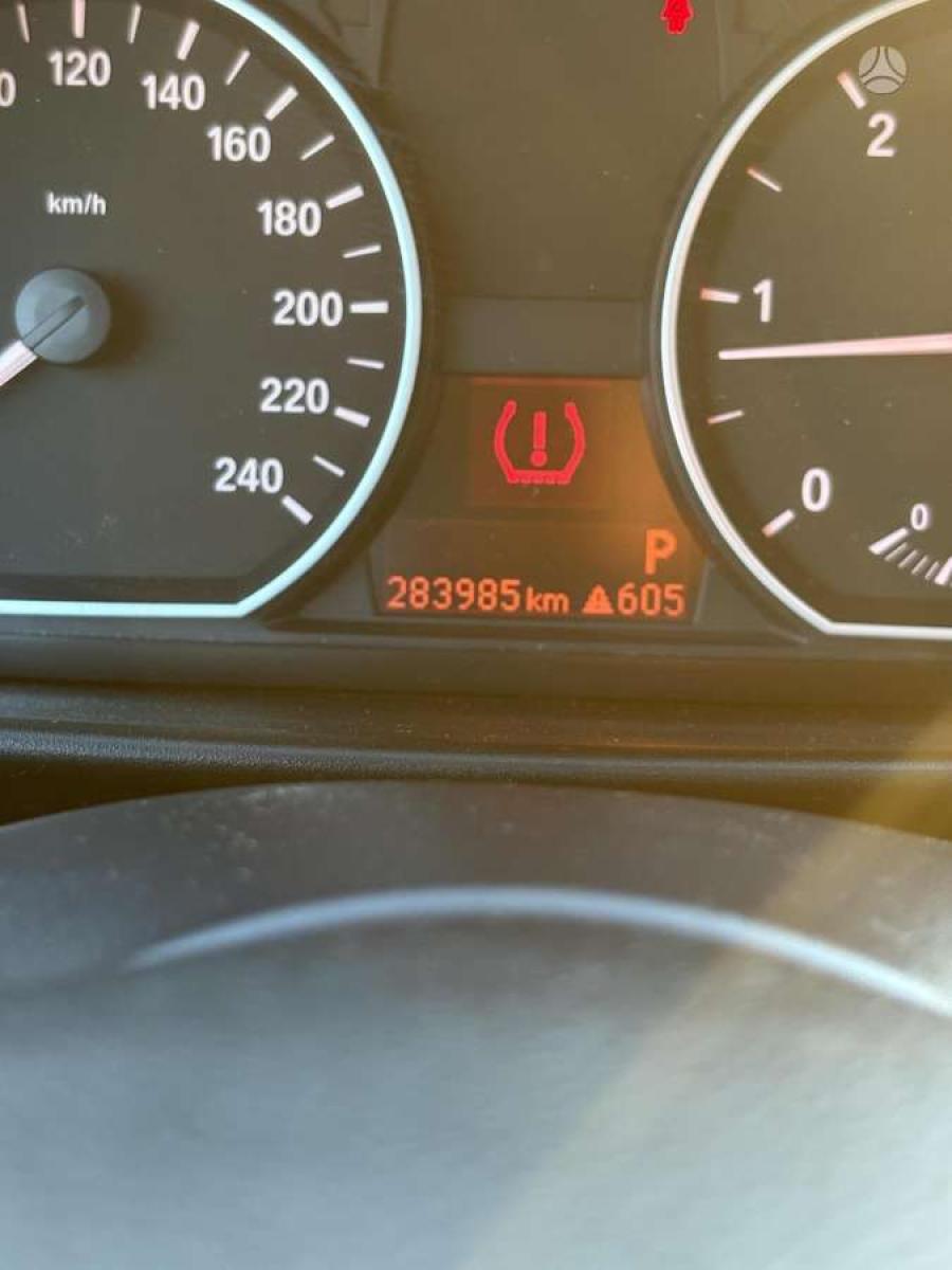 Zils BMW 118 2009 Viļņa, ar dzinēja tilpumu 2.00 L un nobraukumu 284 tūkst. km par 3500 €, foto 21 vietnē AUTOMOTO.COM.LV