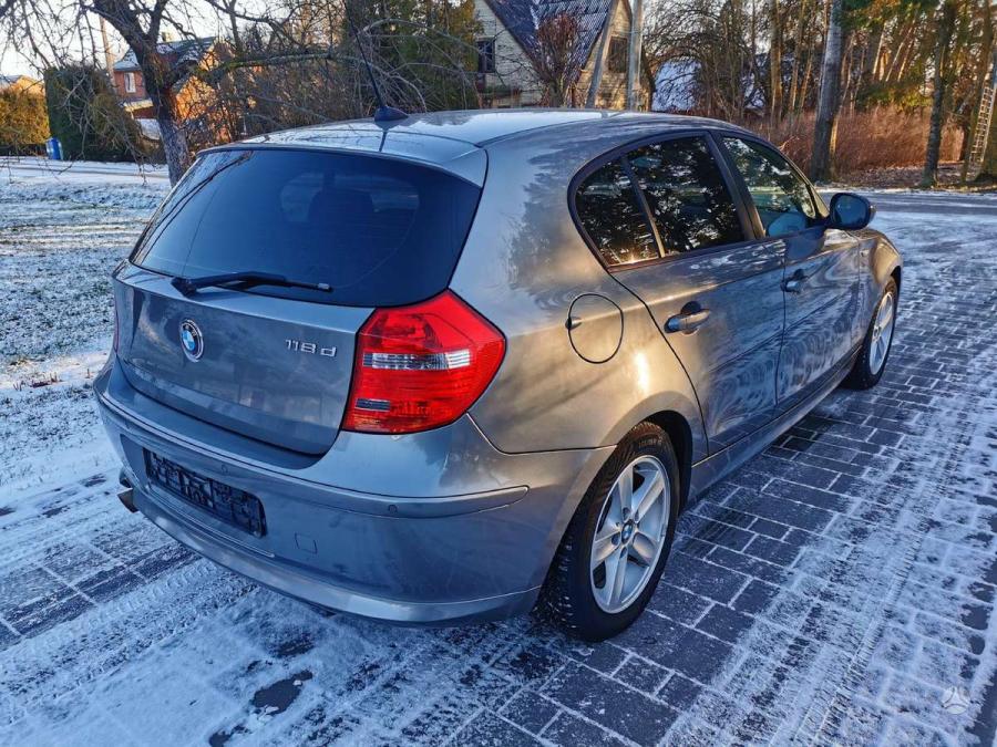 Zils BMW 118 2010 Šakiai, ar dzinēja tilpumu 2.00 L un nobraukumu 245 tūkst. km par 2900 €, foto 4 vietnē AUTOMOTO.COM.LV