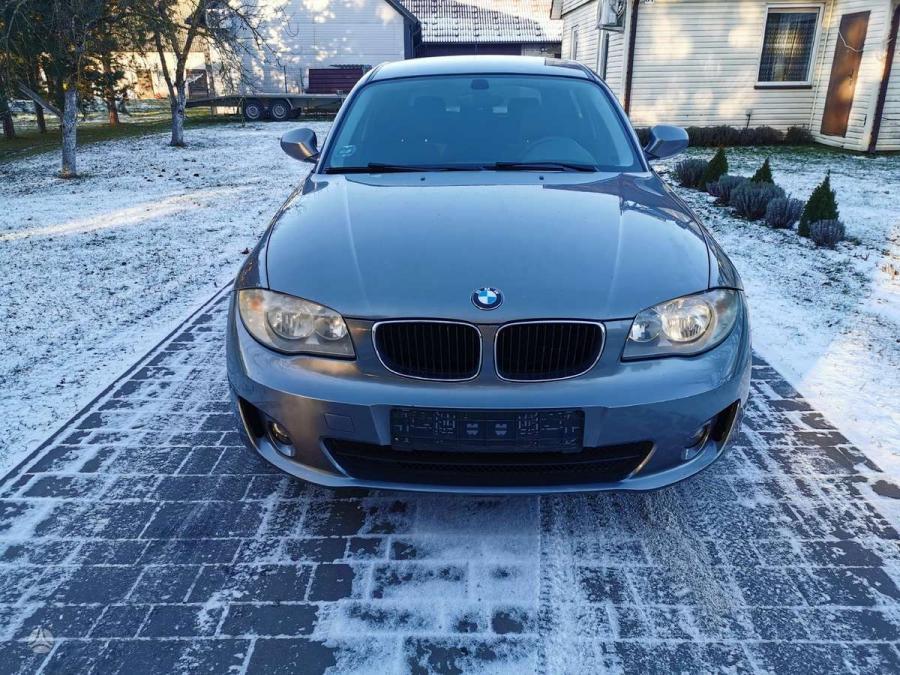 Zils BMW 118 2010 Šakiai, ar dzinēja tilpumu 2.00 L un nobraukumu 245 tūkst. km par 2900 €, foto 7 vietnē AUTOMOTO.COM.LV
