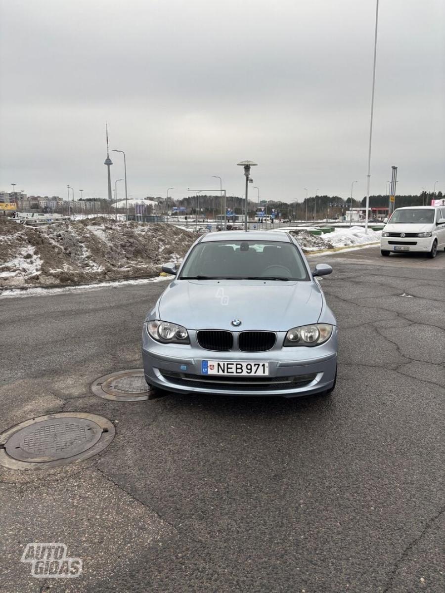 Zils BMW 118 2010 Viļņa, ar dzinēja tilpumu 2.00 L un nobraukumu 304 tūkst. km par 3800 €, foto 4 vietnē AUTOMOTO.COM.LV