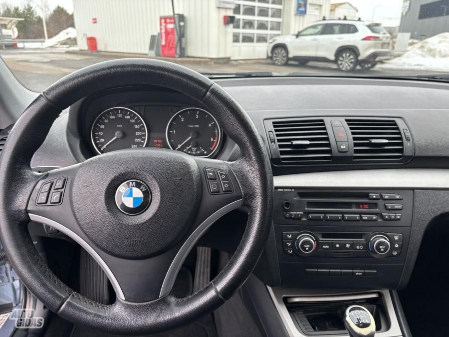 Zils BMW 118 2010 Viļņa, ar dzinēja tilpumu 2.00 L un nobraukumu 304 tūkst. km par 3800 €, foto 6 vietnē AUTOMOTO.COM.LV
