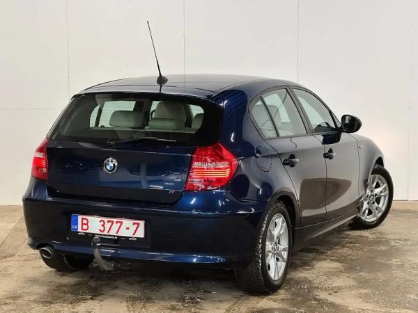 Zils BMW 118 2011 Jūrmala, ar dzinēja tilpumu 2.00 L un nobraukumu 227 tūkst. km par 4650 €, foto 9 vietnē AUTOMOTO.COM.LV