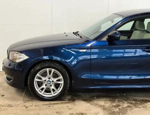 Zils BMW 118 2011 Jūrmala, ar dzinēja tilpumu 2.00 L un nobraukumu 227 tūkst. km par 4650 €, foto 15 vietnē AUTOMOTO.COM.LV