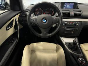 Zils BMW 118 2011 Jūrmala, ar dzinēja tilpumu 2.00 L un nobraukumu 227 tūkst. km par 4650 €, foto 22 vietnē AUTOMOTO.COM.LV