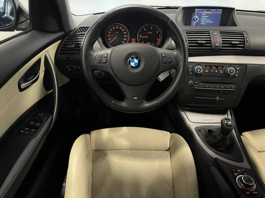 Zils BMW 118 2011 Jūrmala, ar dzinēja tilpumu 2.00 L un nobraukumu 227 tūkst. km par 4650 €, foto 22 vietnē AUTOMOTO.COM.LV