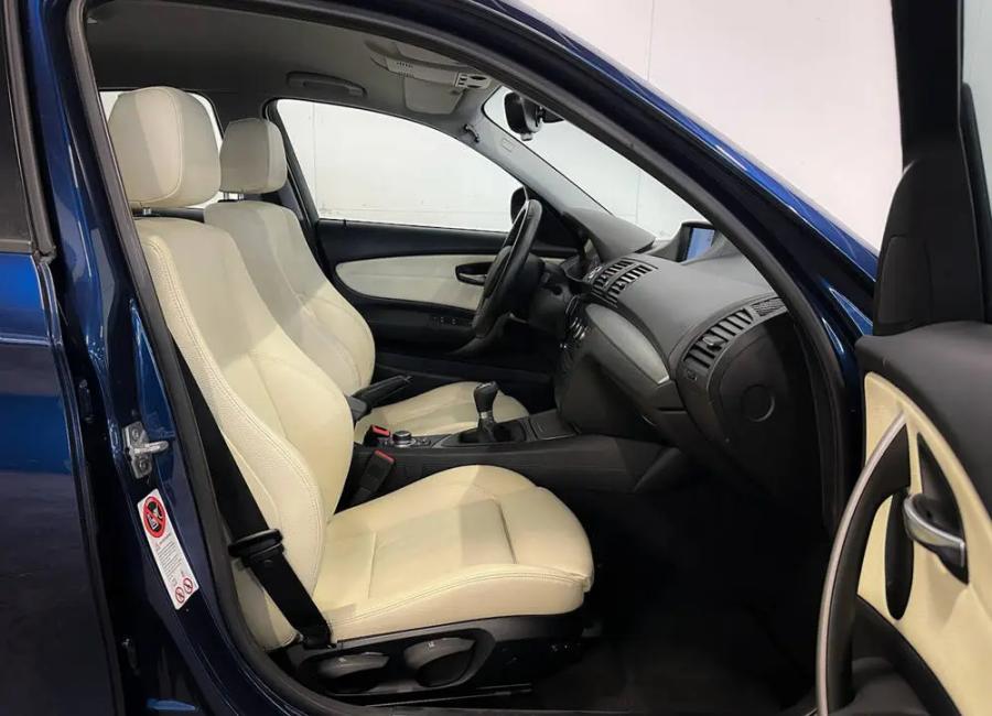 Zils BMW 118 2011 Jūrmala, ar dzinēja tilpumu 2.00 L un nobraukumu 227 tūkst. km par 4650 €, foto 25 vietnē AUTOMOTO.COM.LV