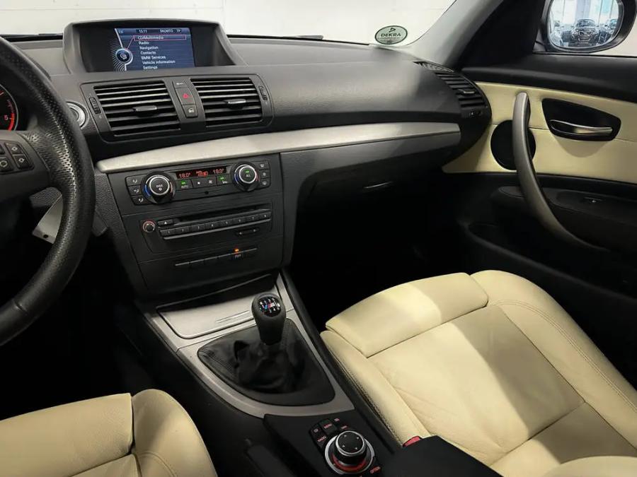 Zils BMW 118 2011 Jūrmala, ar dzinēja tilpumu 2.00 L un nobraukumu 227 tūkst. km par 4650 €, foto 31 vietnē AUTOMOTO.COM.LV