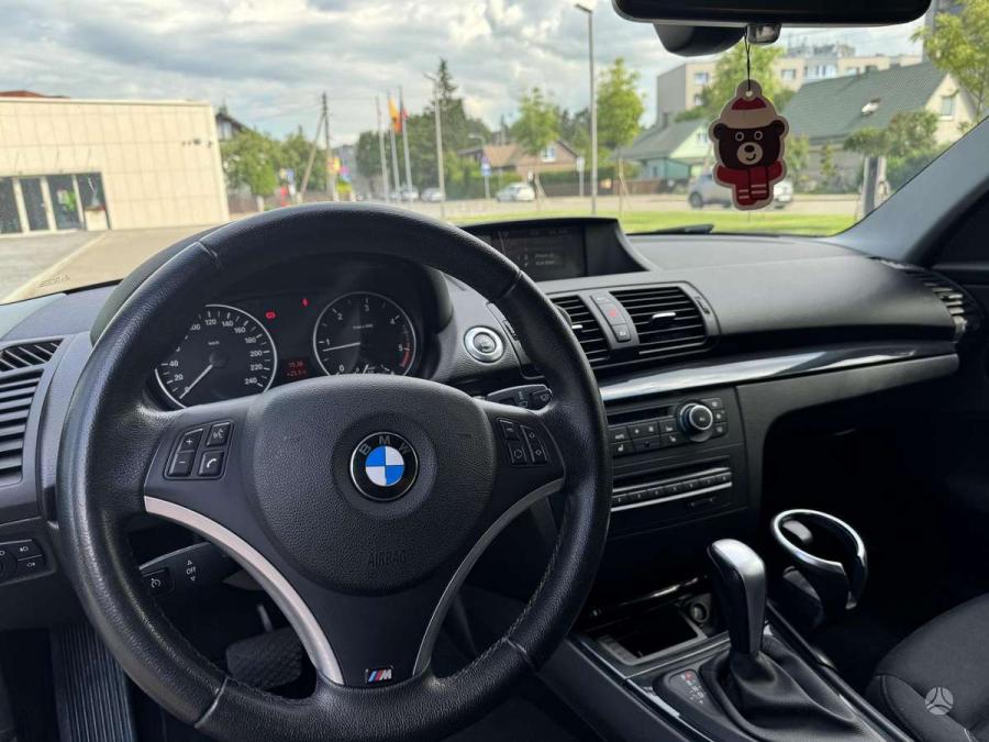 Zils BMW 118 2011 Marijampole, ar dzinēja tilpumu 2.00 L un nobraukumu 210 tūkst. km par 4900 €, foto 9 vietnē AUTOMOTO.COM.LV