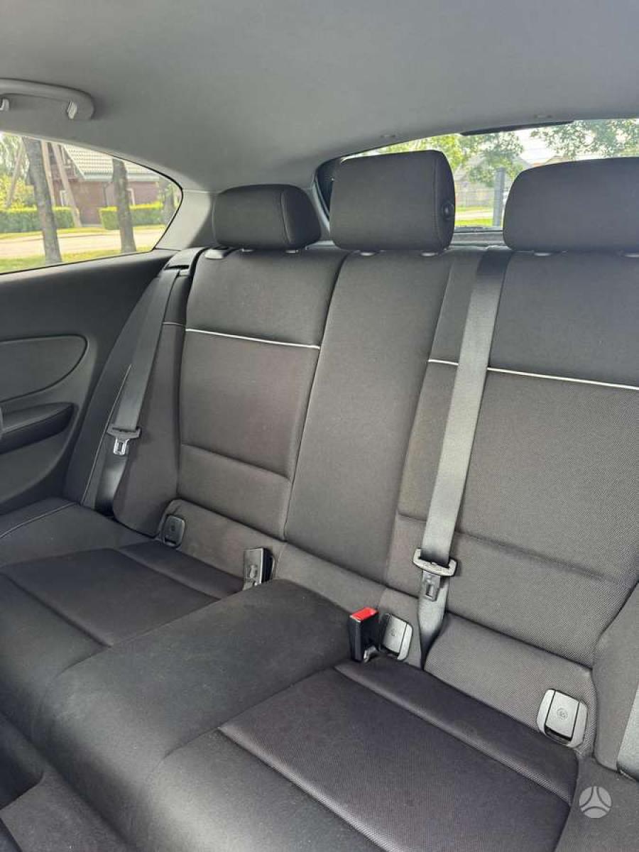 Zils BMW 118 2011 Marijampole, ar dzinēja tilpumu 2.00 L un nobraukumu 210 tūkst. km par 4900 €, foto 11 vietnē AUTOMOTO.COM.LV