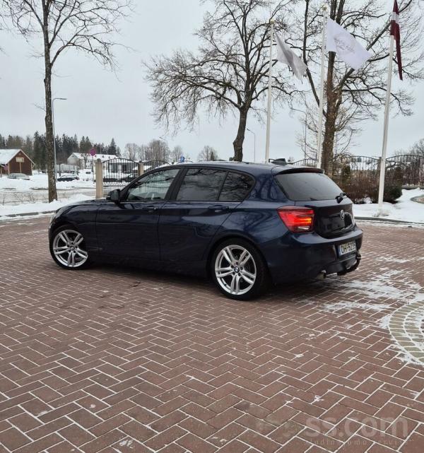 Blue BMW 118 2012 in Riga, with an engine capacity of 2.00 L and mileage of 309 thousand km for 6550 €, photo 3 on AUTOMOTO.COM.LV
