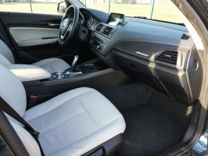 Blue BMW 118 2012 in Saldus, with an engine capacity of 2.00 L and mileage of 282 thousand km for 8500 €, photo 9 on AUTOMOTO.COM.LV