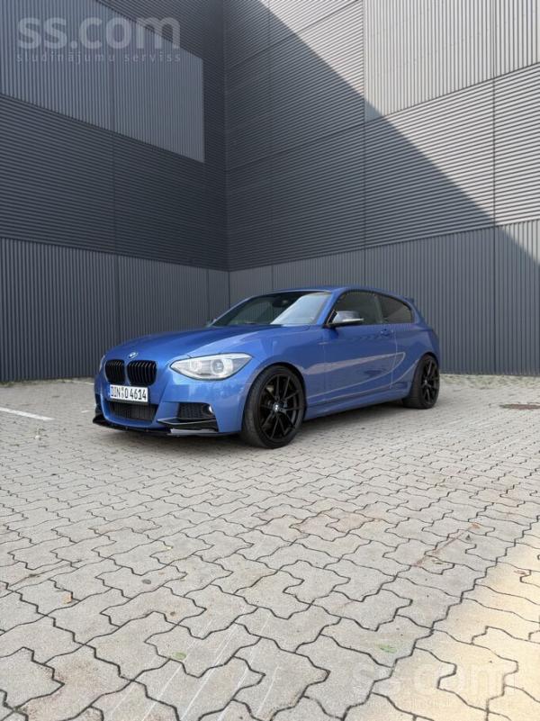 Blue BMW 118 2012 in Riga, with an engine capacity of 2.00 L and mileage of 327 thousand km for 7650 €, photo 3 on AUTOMOTO.COM.LV