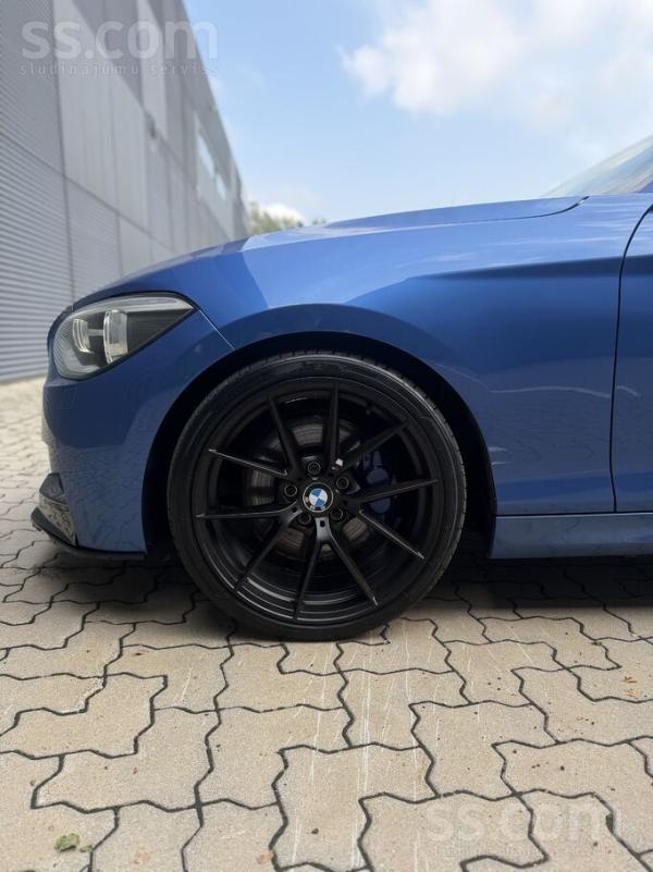 Blue BMW 118 2012 in Riga, with an engine capacity of 2.00 L and mileage of 327 thousand km for 7650 €, photo 10 on AUTOMOTO.COM.LV
