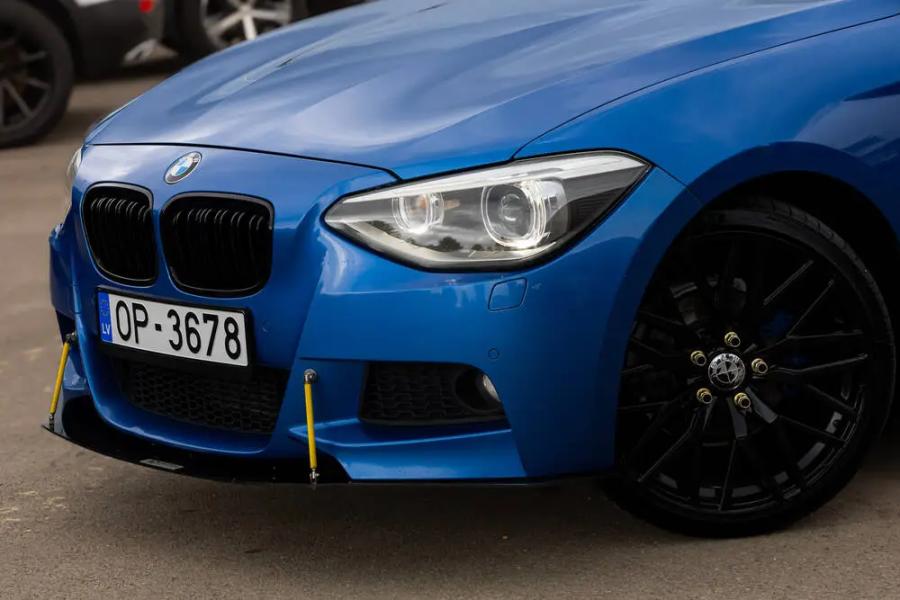 Blue BMW 118 2013 in Jelgava, with an engine capacity of 2.00 L and mileage of 272 thousand km for 8200 €, photo 3 on AUTOMOTO.COM.LV