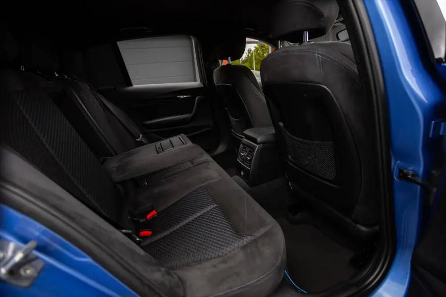 Blue BMW 118 2013 in Jelgava, with an engine capacity of 2.00 L and mileage of 272 thousand km for 8200 €, photo 9 on AUTOMOTO.COM.LV