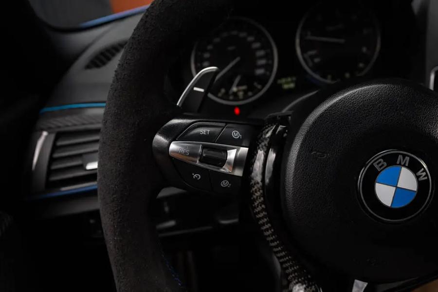 Blue BMW 118 2013 in Jelgava, with an engine capacity of 2.00 L and mileage of 272 thousand km for 8200 €, photo 30 on AUTOMOTO.COM.LV