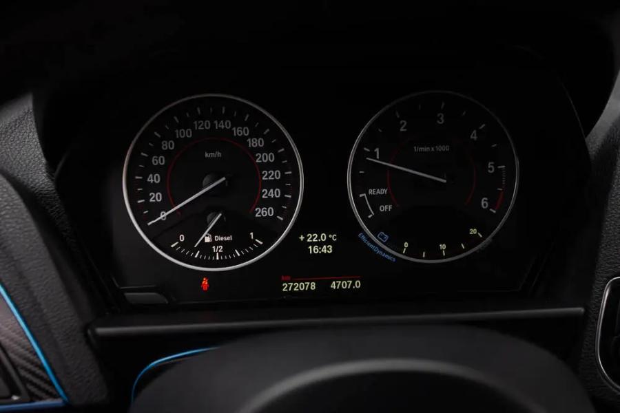 Blue BMW 118 2013 in Jelgava, with an engine capacity of 2.00 L and mileage of 272 thousand km for 8200 €, photo 34 on AUTOMOTO.COM.LV