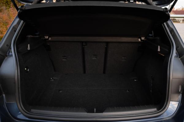 Blue BMW 118 2015 in Riga, with an engine capacity of 2.00 L and mileage of 211 thousand km for 11490 €, photo 3 on AUTOMOTO.COM.LV