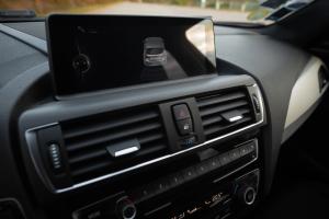 Blue BMW 118 2015 in Riga, with an engine capacity of 2.00 L and mileage of 211 thousand km for 11490 €, photo 7 on AUTOMOTO.COM.LV
