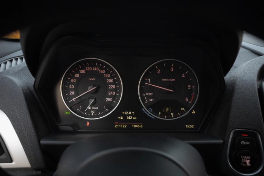 Blue BMW 118 2015 in Riga, with an engine capacity of 2.00 L and mileage of 211 thousand km for 11490 €, photo 10 on AUTOMOTO.COM.LV