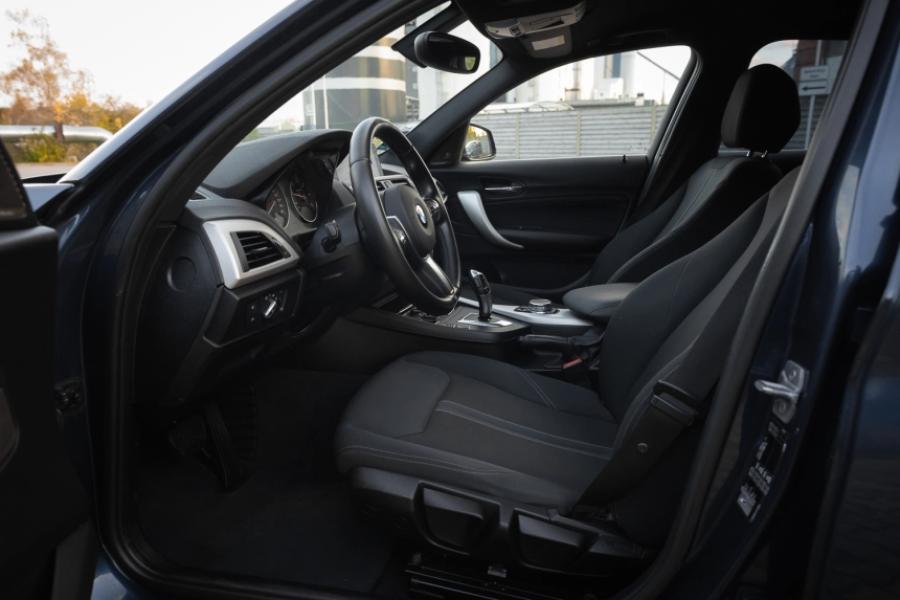 Blue BMW 118 2015 in Riga, with an engine capacity of 2.00 L and mileage of 211 thousand km for 11490 €, photo 13 on AUTOMOTO.COM.LV