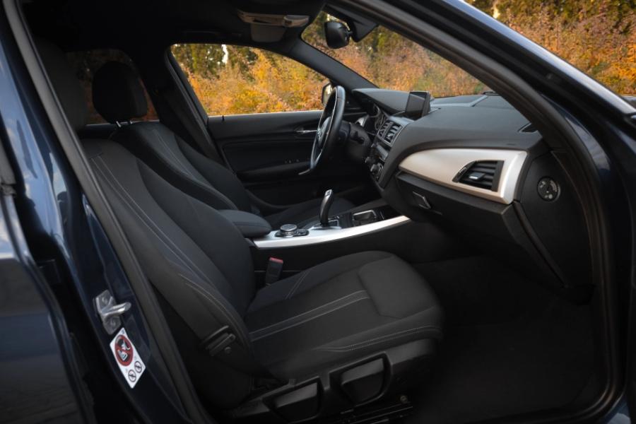 Blue BMW 118 2015 in Riga, with an engine capacity of 2.00 L and mileage of 211 thousand km for 11490 €, photo 19 on AUTOMOTO.COM.LV