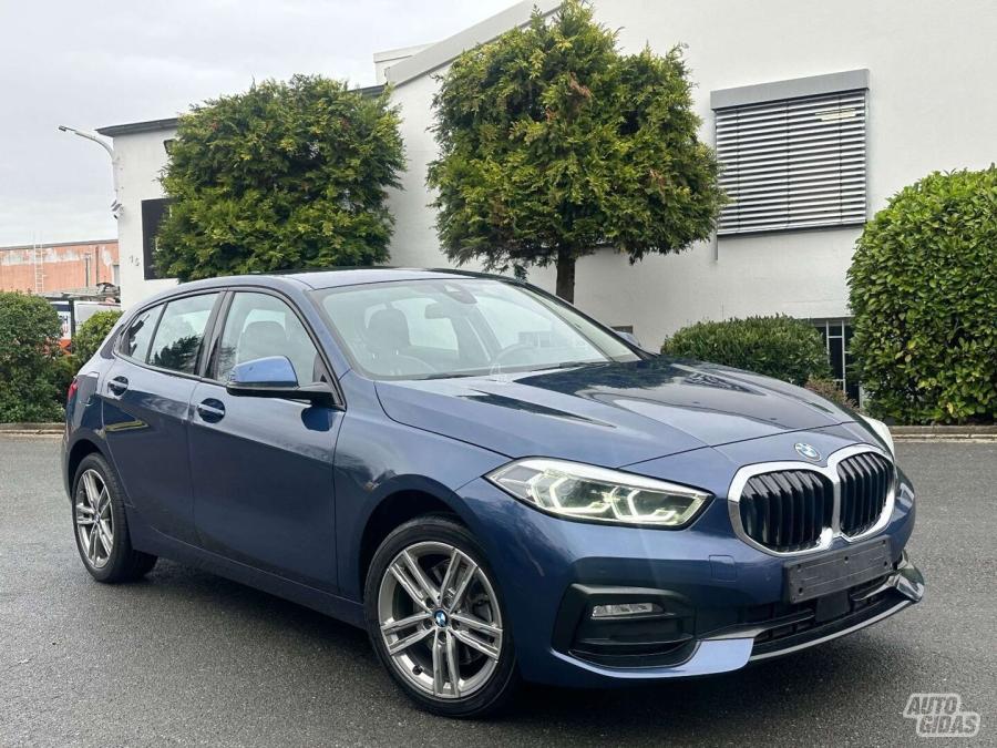 Blue BMW 118 2021 in Kaunas, with an engine capacity of 1.50 L and mileage of 52 thousand km for 22709 €, photo 3 on AUTOMOTO.COM.LV