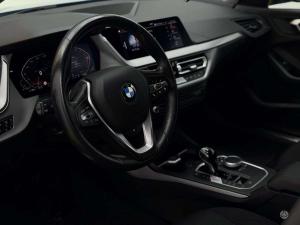 Blue BMW 118 2022 in Vilnius, with an engine capacity of 1.50 L and mileage of 67 thousand km for 16790 €, photo 10 on AUTOMOTO.COM.LV