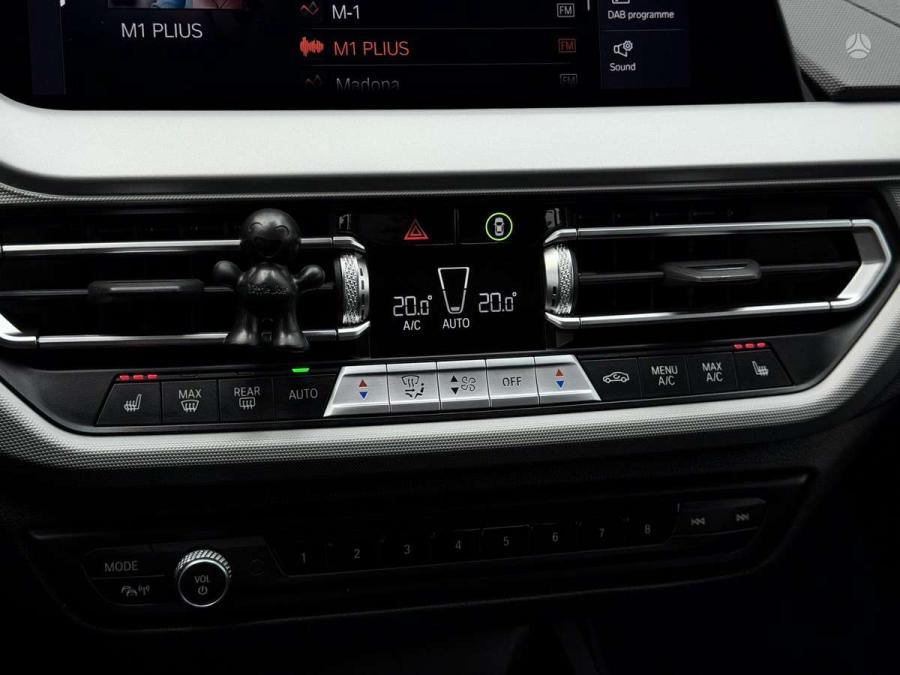 Blue BMW 118 2022 in Vilnius, with an engine capacity of 1.50 L and mileage of 67 thousand km for 16790 €, photo 22 on AUTOMOTO.COM.LV
